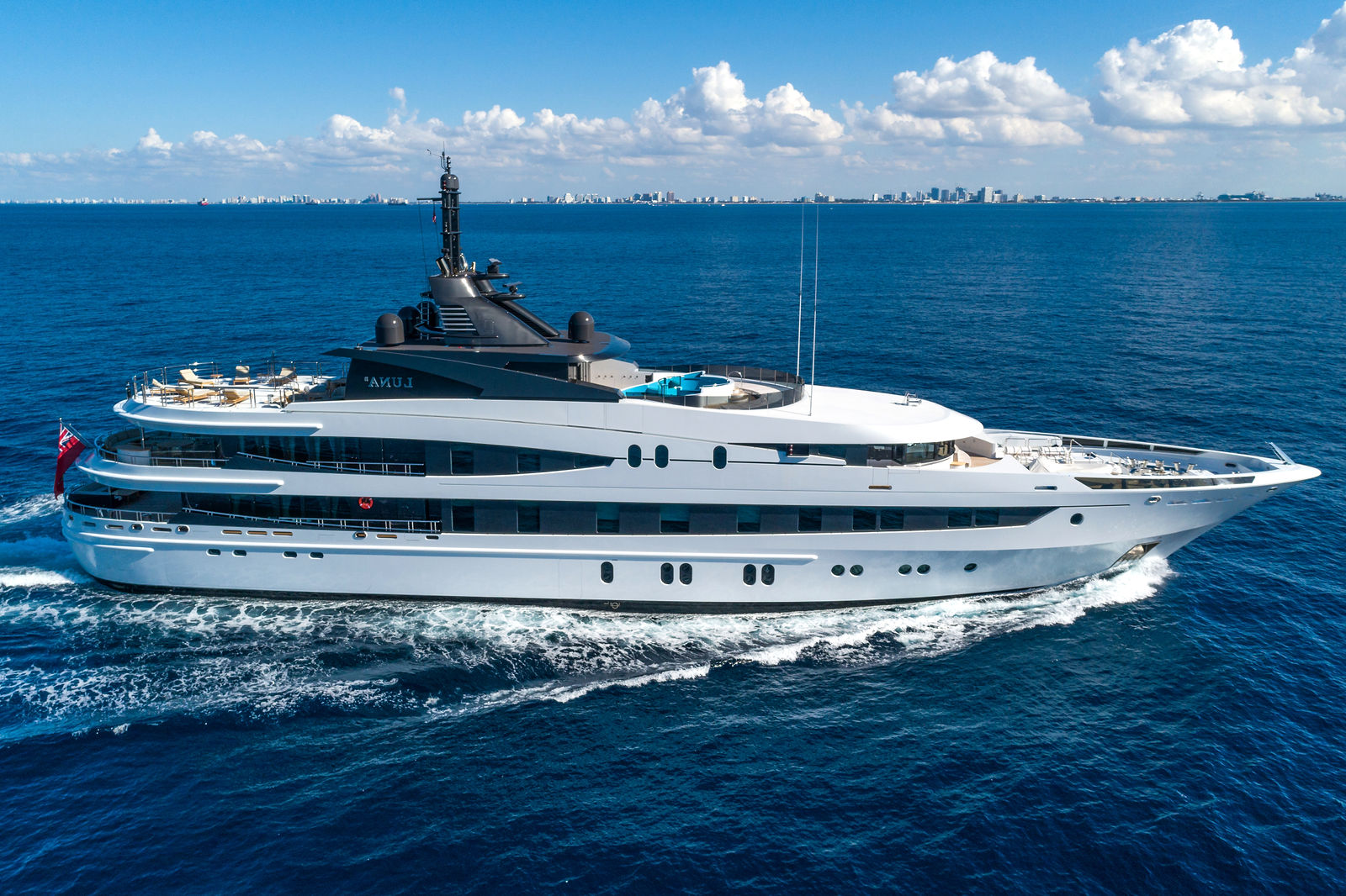 216' OCEANCO | LUNA B by Boatopia Media Group