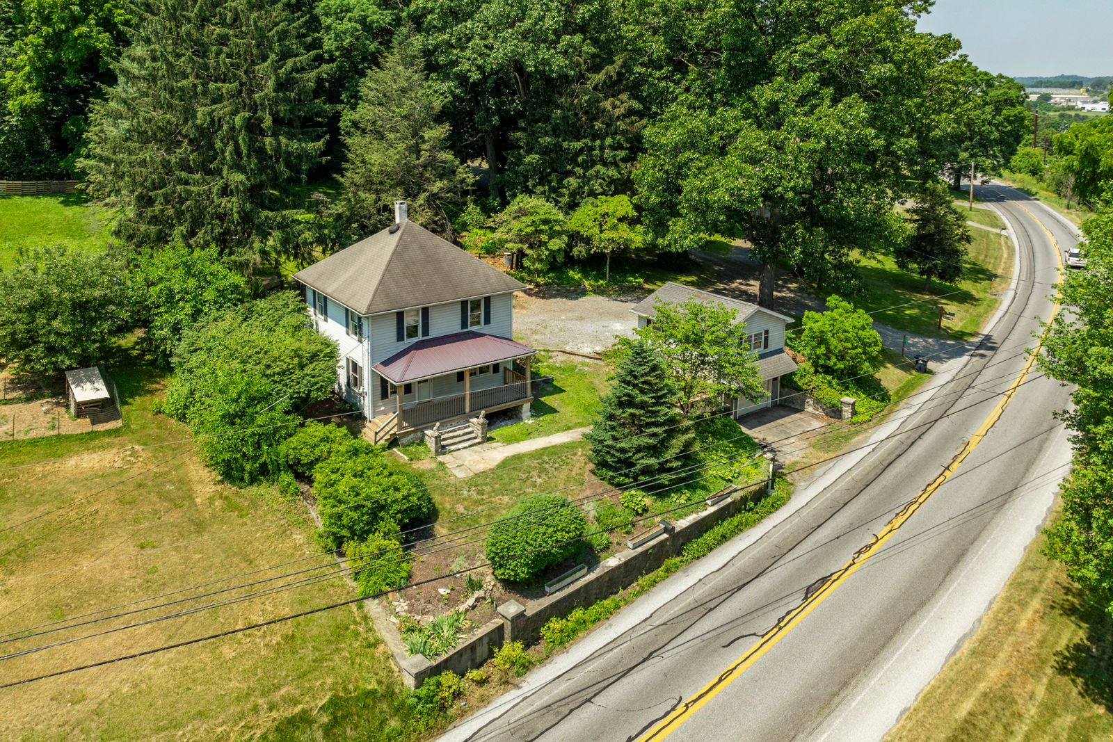 5330 Strasburg Road, Kinzers by Kline, Kreider & Good Auctioneers