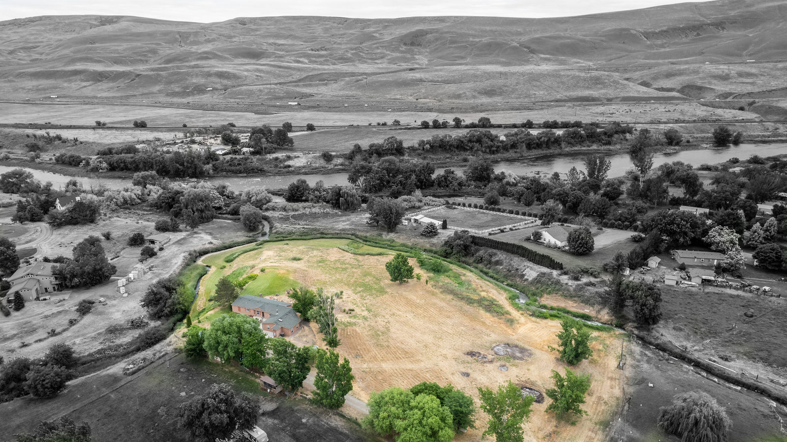 Brion Beaver- 88209 W 134 PR NW Prosser, WA. by Foto Ruby