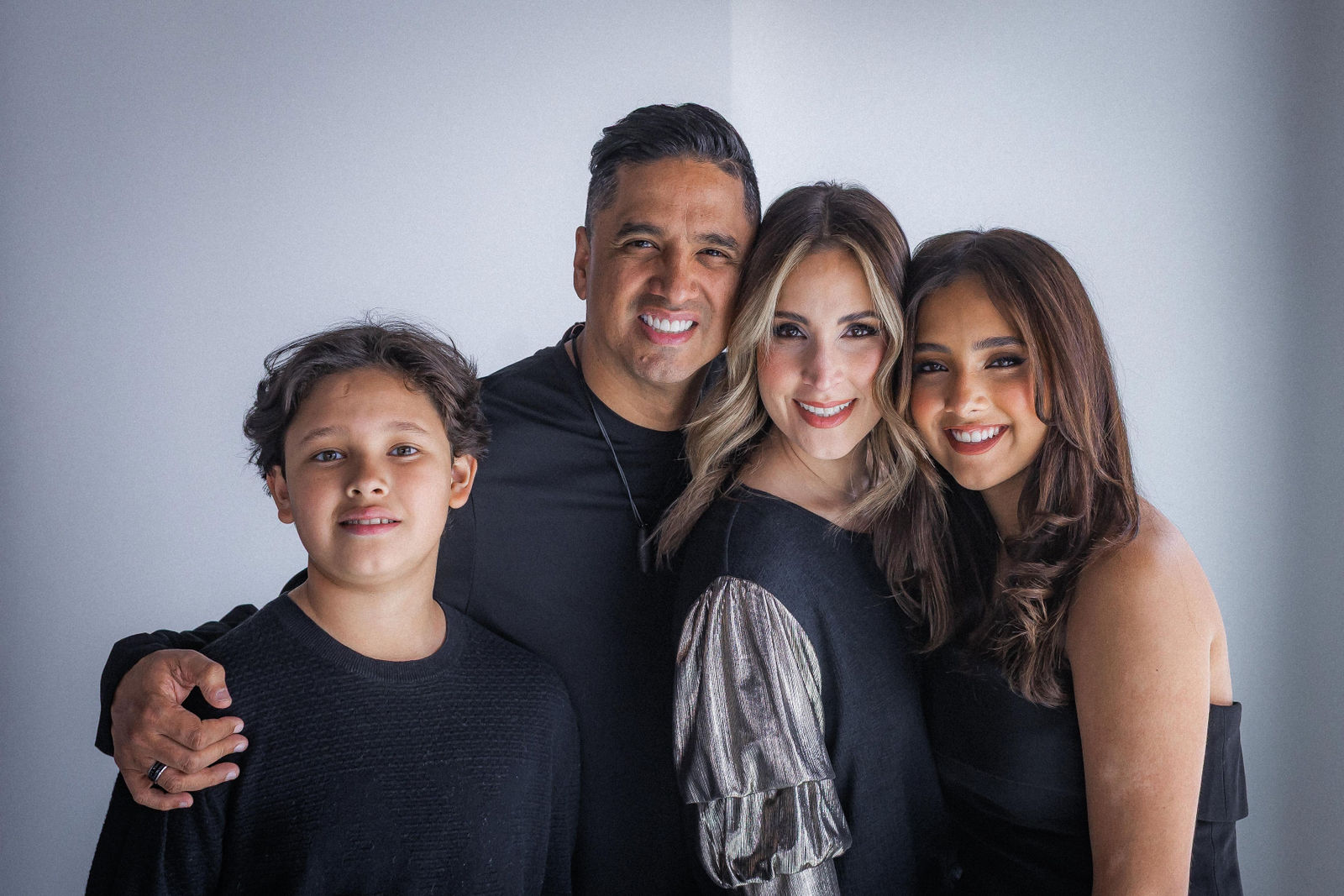 Morales Family Portrait by Abrahanny Photography