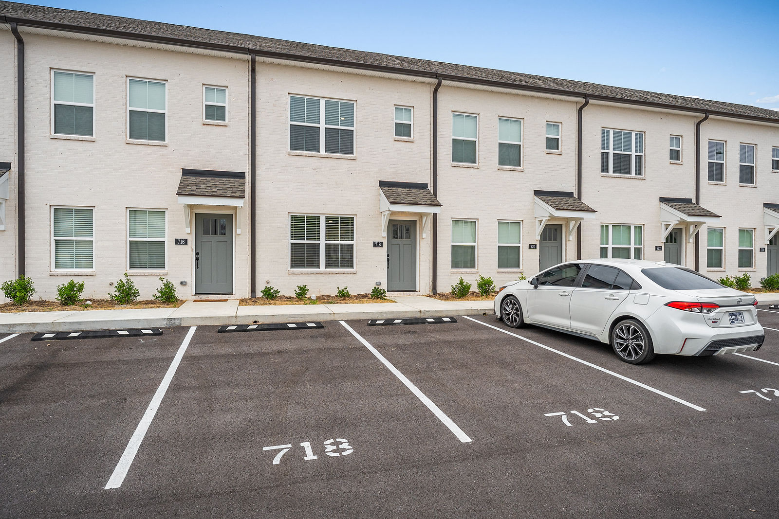 718 Glenview Dr. by Bryan Ladd Photography